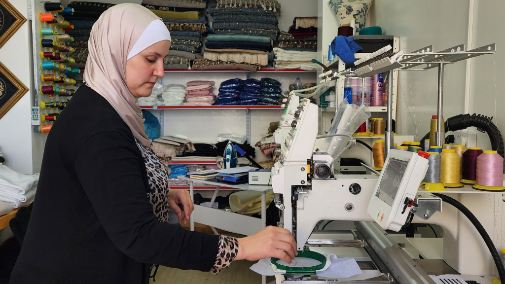 what does creative thinking look like? - Tomorrow’s Youth Organization